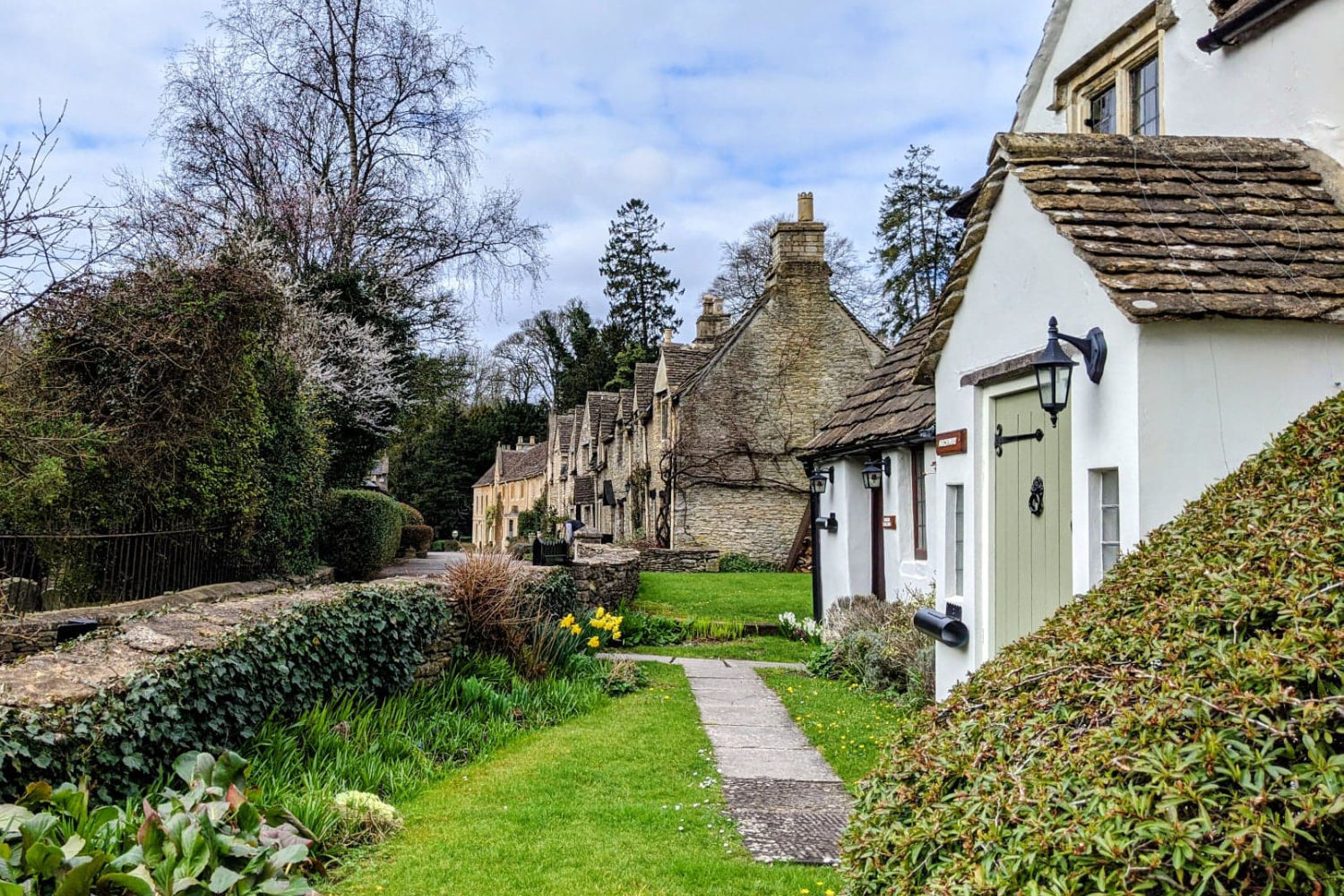 Rocco the Rock Star visits Castle Combe